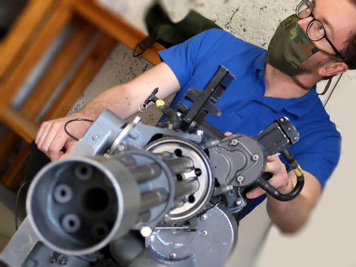 Erprobung einer Erdziellafette für das Dillon Aero M134D in der Bundeswehr