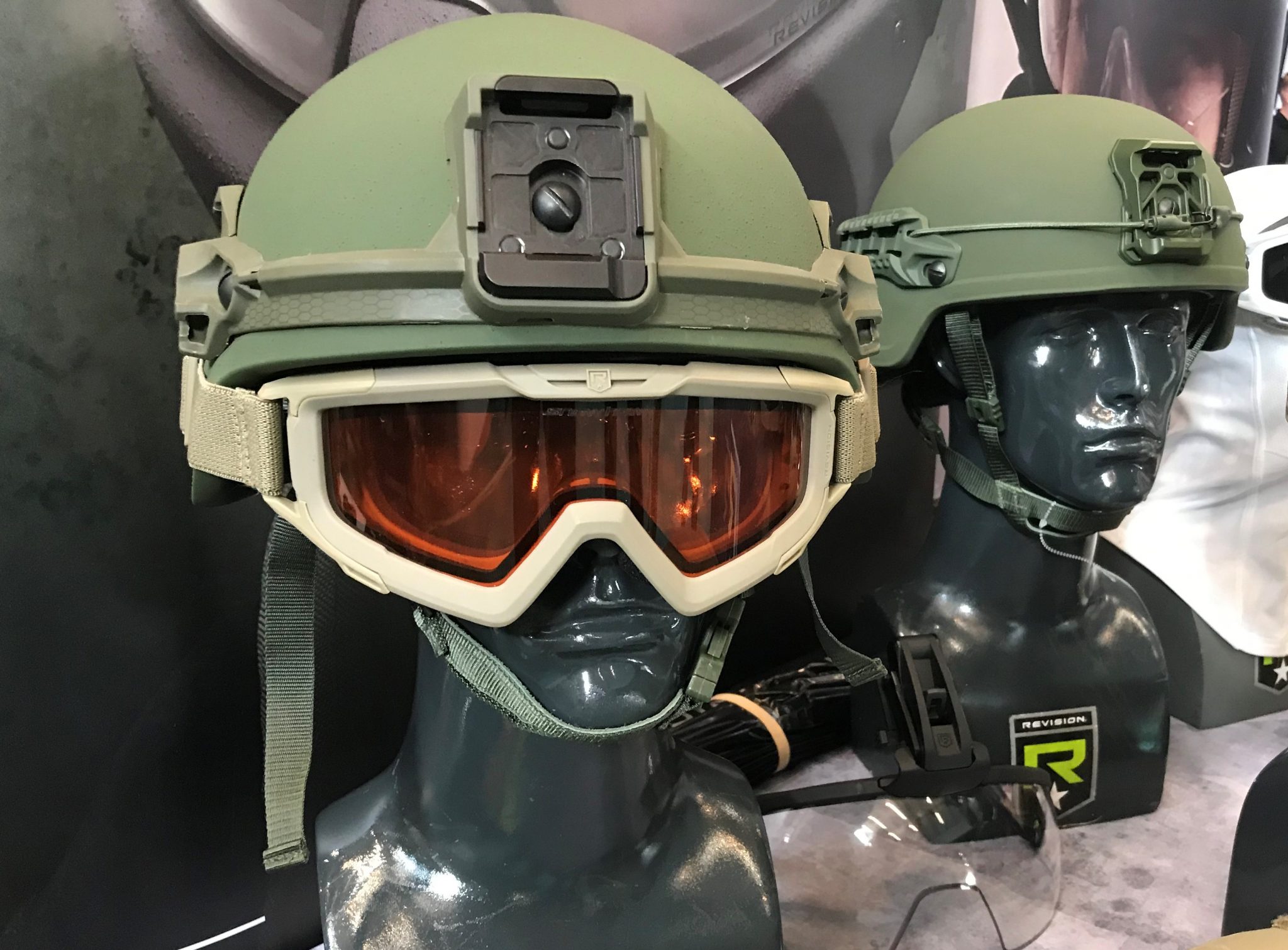 Gefechtshelm Spezialkräfte schwer – Bundeswehr beauftragt Rheinmetall ...