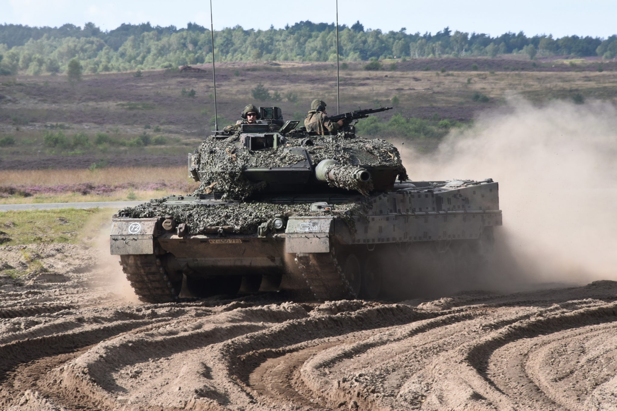 Abstandsaktives Schutzsystem – Trophy für Leopard 2 erst ab 2024