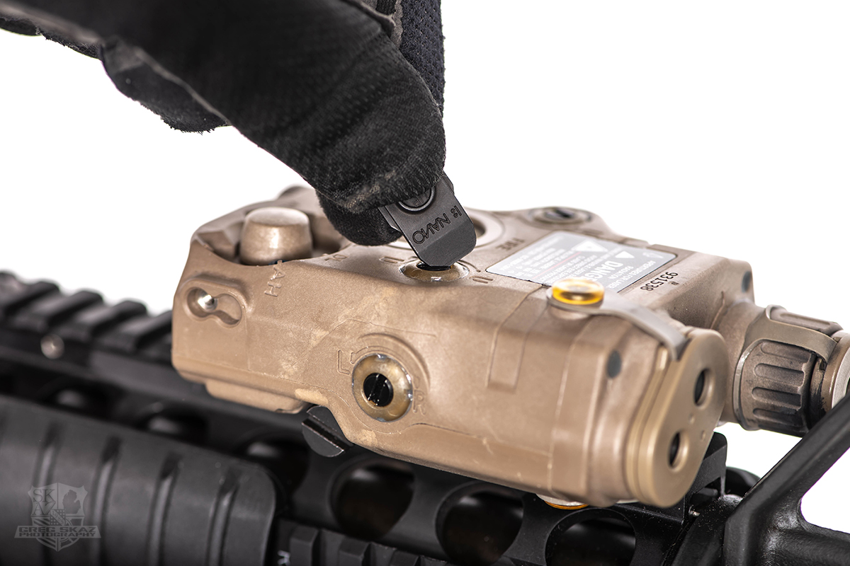 NANO – Multitasker stellt neues Multitool für Handwaffen vor