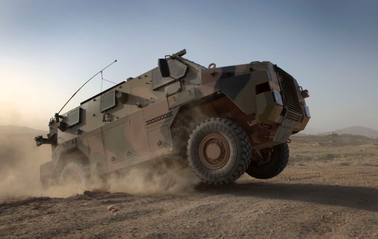 Bushmaster-Maschinenkanone erstmals auf EMAV-MCA UGV
