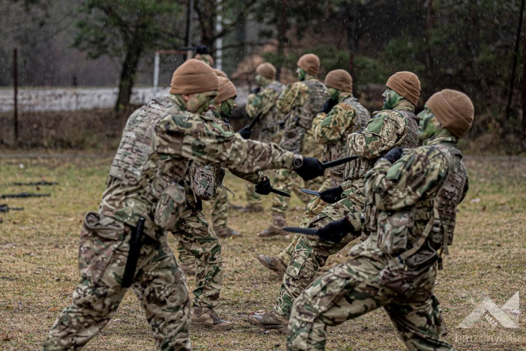 Ungarische Streitkräfte starten SERE-Ausbildungsprogramm