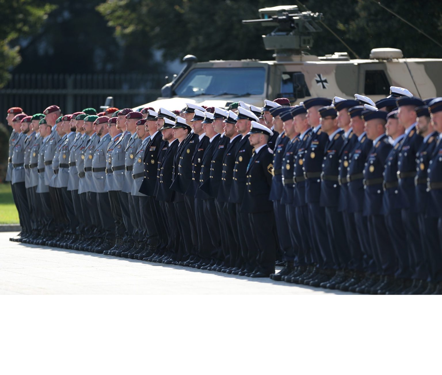 Neue Dienst- und Ausgehuniform für die Bundeswehr in Planung