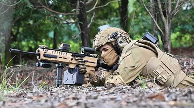 Ultimax 100 S'pore Army Introduces New Light Machine Gun To Replace