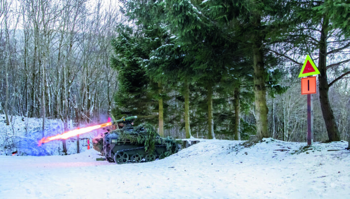 Handfeuerwaffen und Systeme zur Panzerabwehr